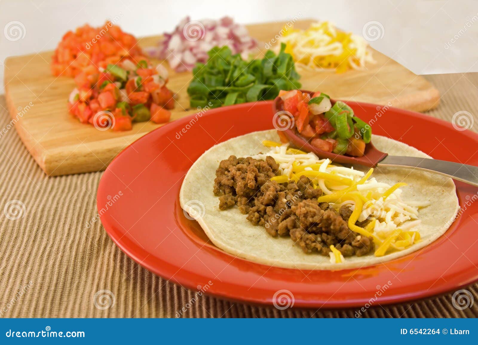 Taco suave mexicano foto de archivo. Imagen de queso, carne - 6542264