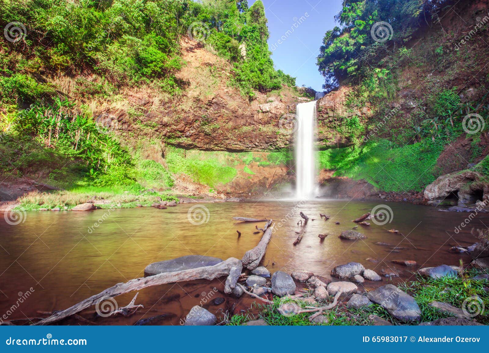 Tad E Tu Waterfall, Bolaven Plateau, Pakse, Laos Stock Image - Image of ...