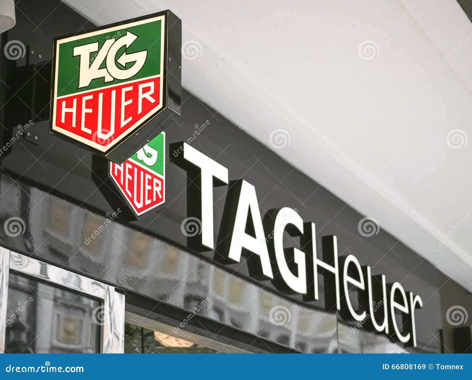 Tag Heuer Store Signs In World Famous Champs Elysees Boulevard ...