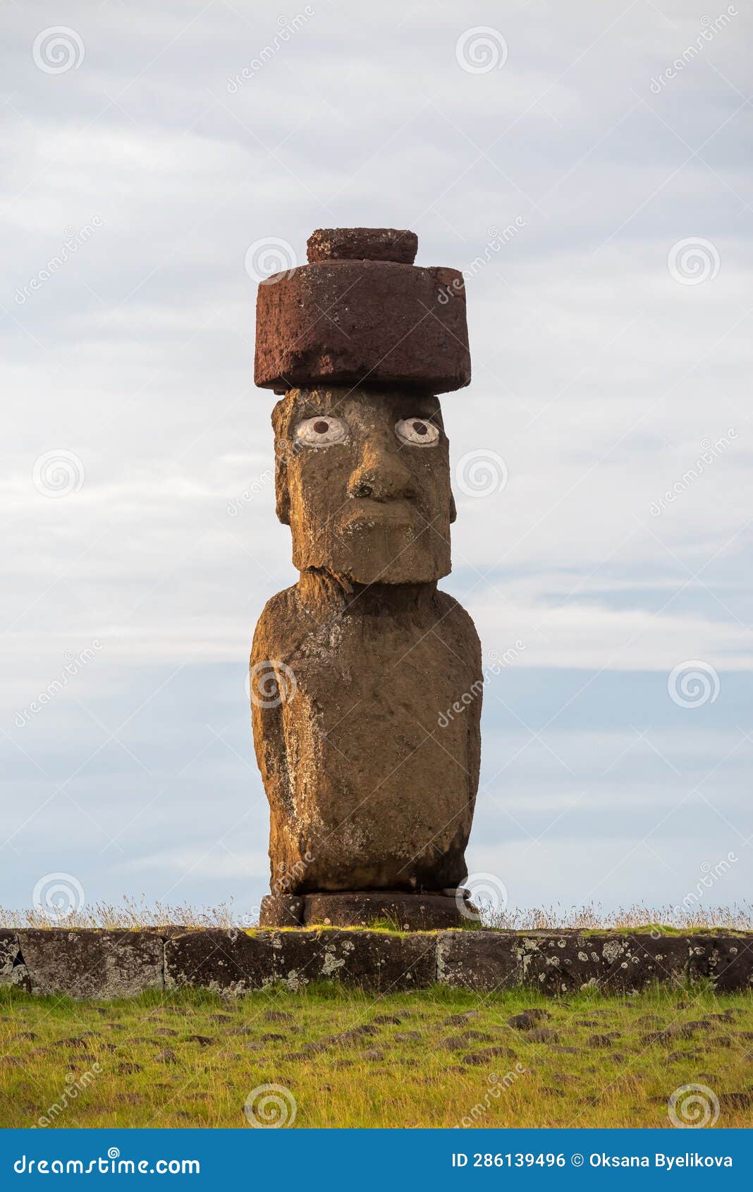 Ahu Tahai Ceremonial Platform Wih Moai Statues On The Pacific Coast ...