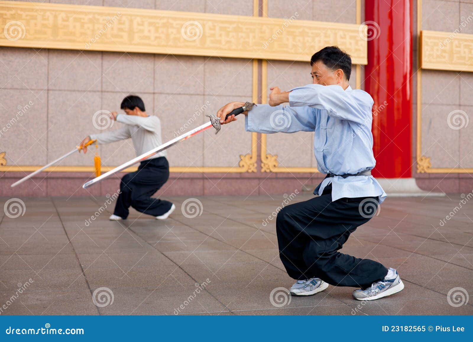 Tai Chi Chuan Crouch editorial image. Image of people - 23182565