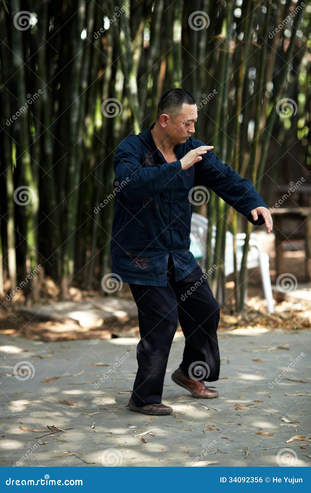 Taiji Quan stock foto. Image of bamboe, vrij, vertrouwen - 34092356
