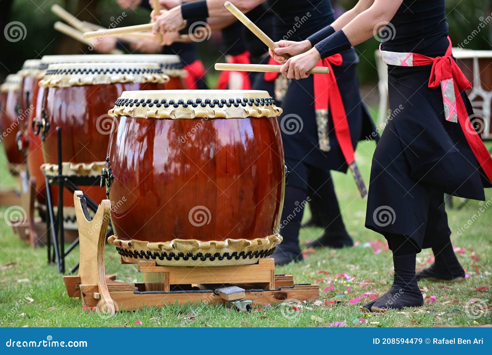 Taiko Drummers Drumming on Japanese Drums Stock Image - Image of beat ...
