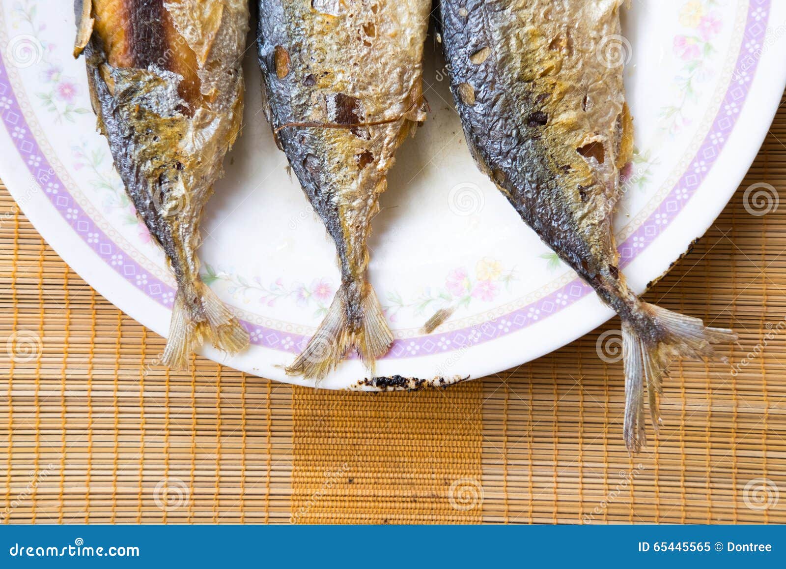 Tail of Fried Mackerel Fish Stock Image - Image of meal, fish: 65445565