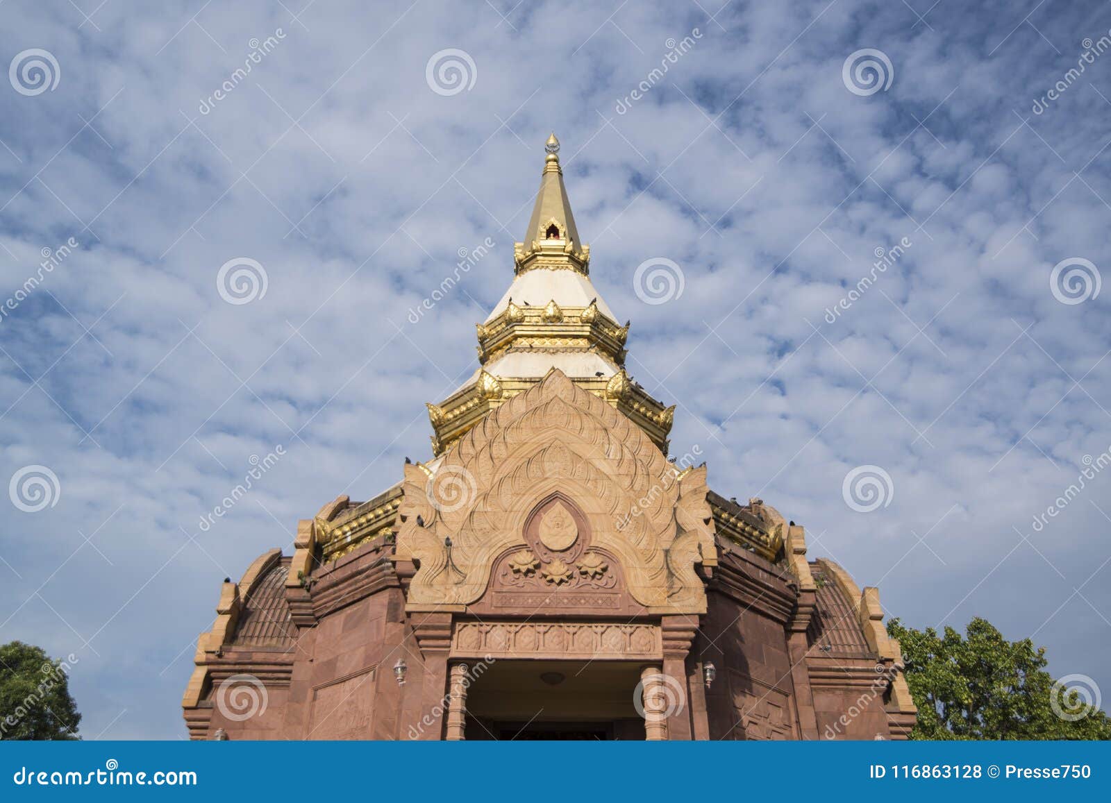 TAILANDIA ISAN KHORAT WAT PHA SALAWAN Foto de archivo editorial ...