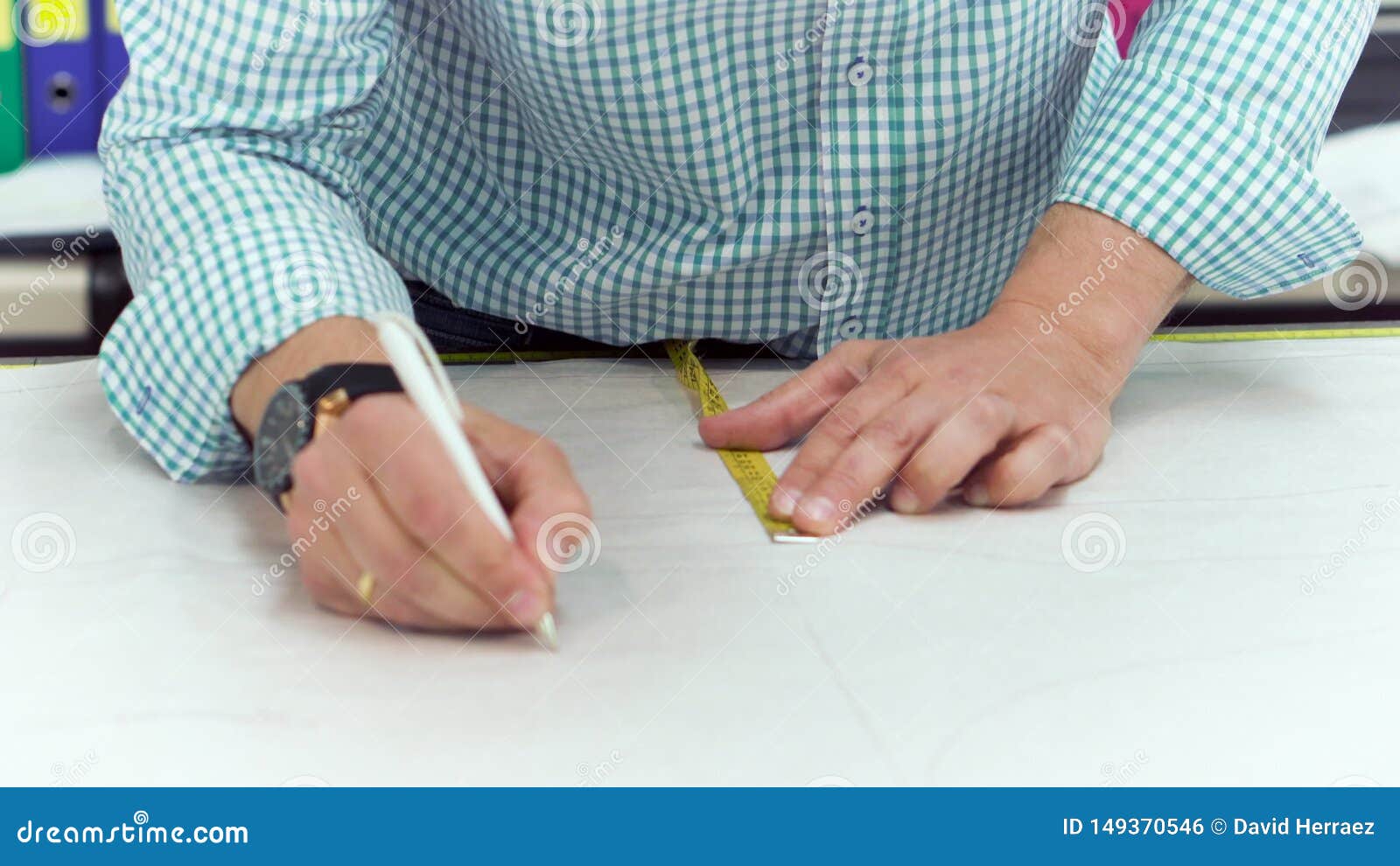 Tailor Hands Mark Drawing on Craft Paper for Making Patterns. Stock ...