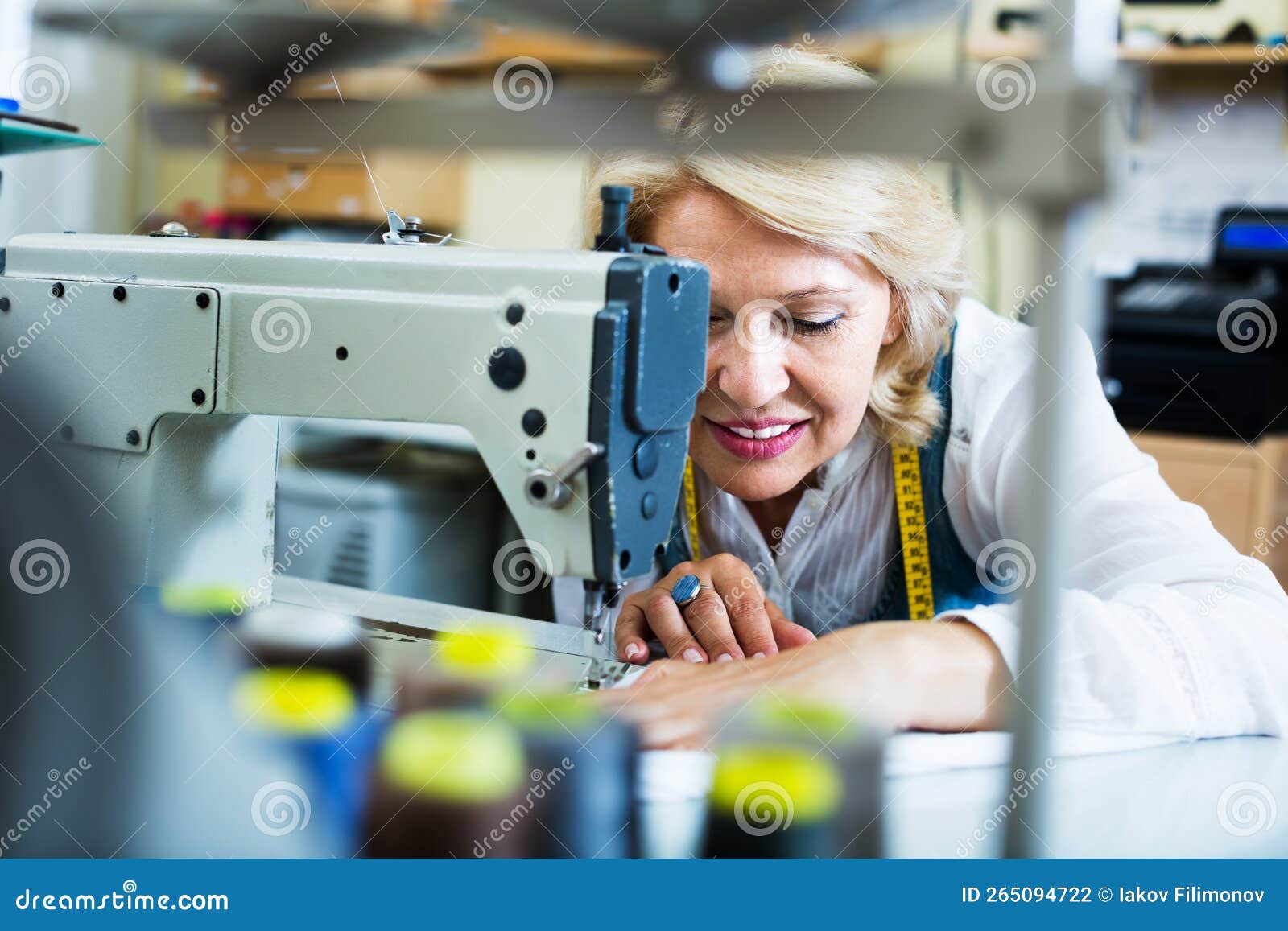 Tailor Using Sewing Machine Stock Photo - Image of shop, woman: 265094722