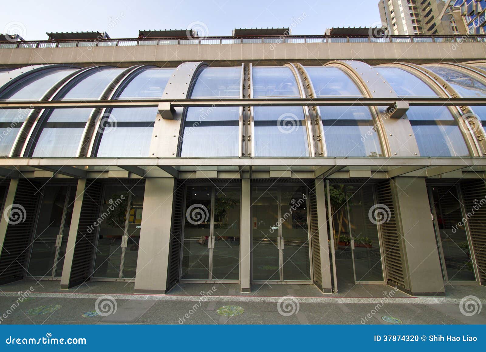 Taipei MRT Station (Daan Park Station) Stock Photo - Image of rail ...
