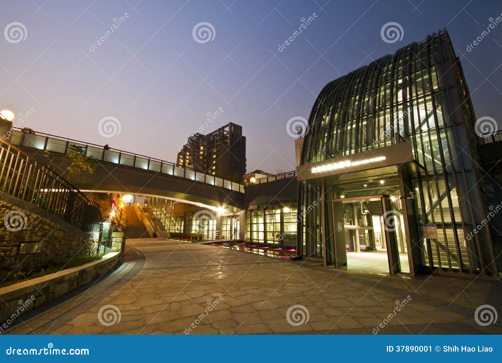 Taipei MRT Station (Daan Park Station) Stock Image - Image of mass ...