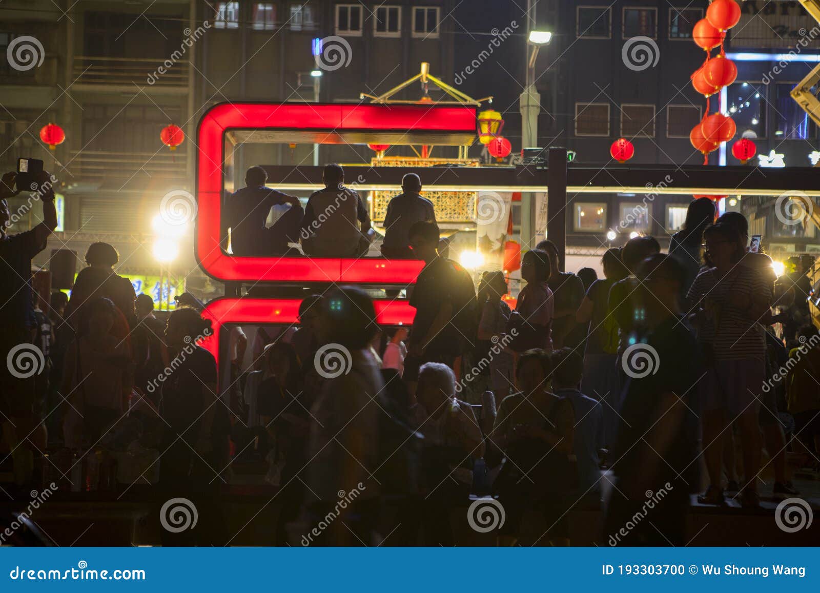 Watching Performance, Taiwanese Temple Fair, Crowd Editorial Image ...