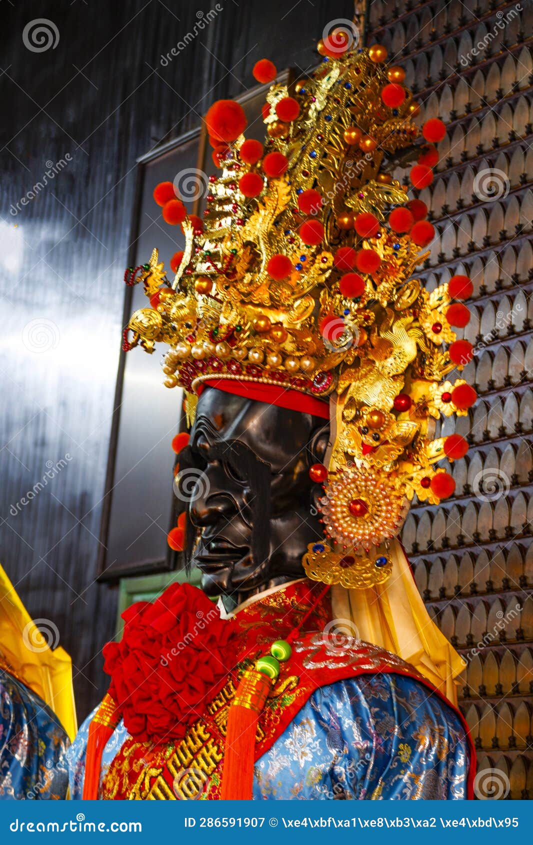 Taiwan Traditional God Sculpture Stock Image - Image of intricate, holy ...