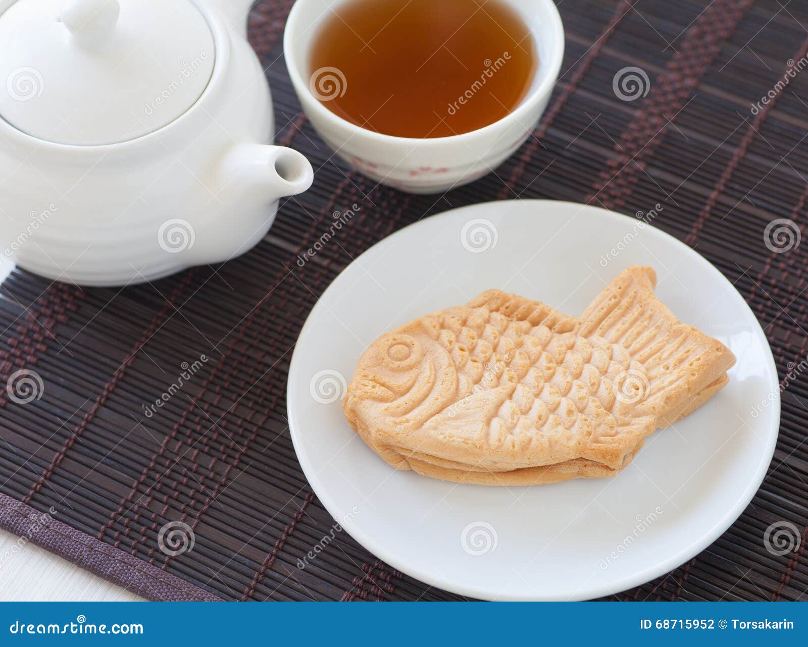 Taiyaki, Japanese Fish Shaped Cake Stock Photo - Image of cheese ...