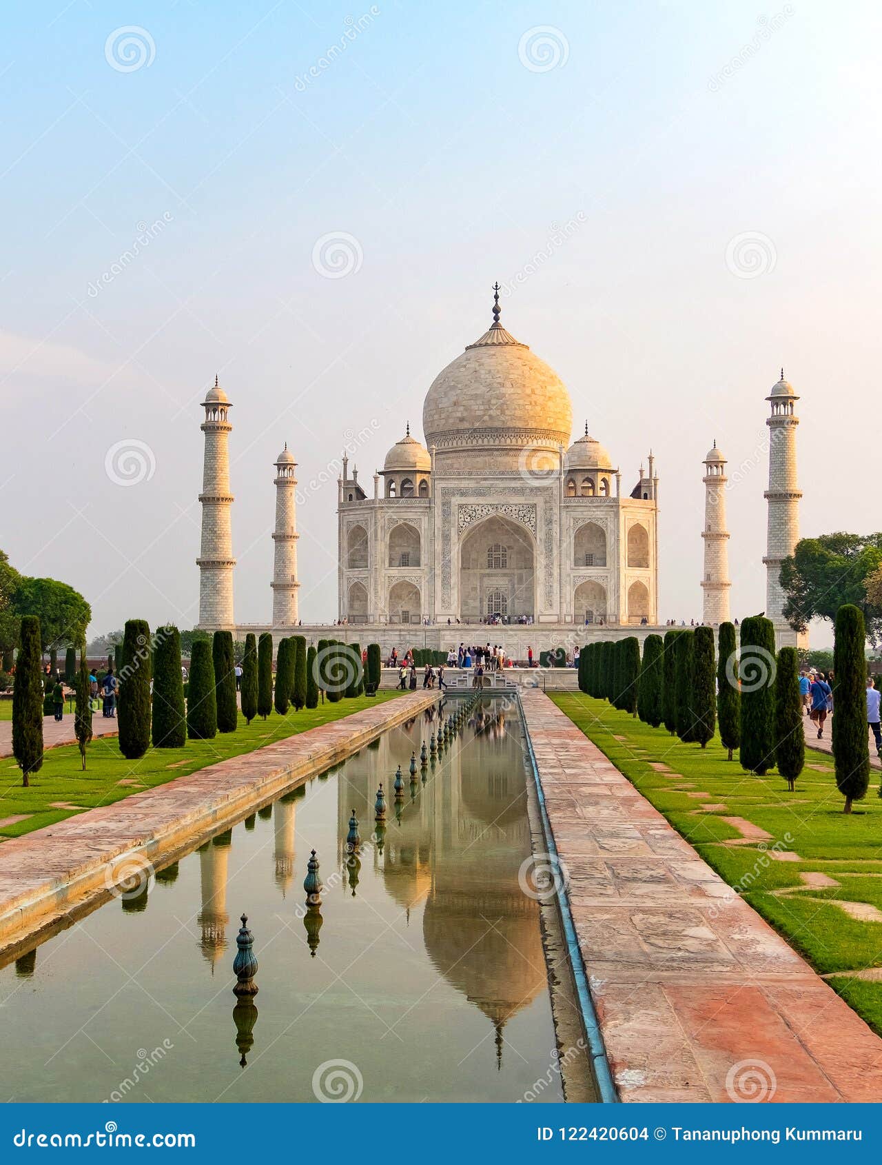 Taj Mahal Front View Reflected on the Reflection Pool. Editorial Stock ...