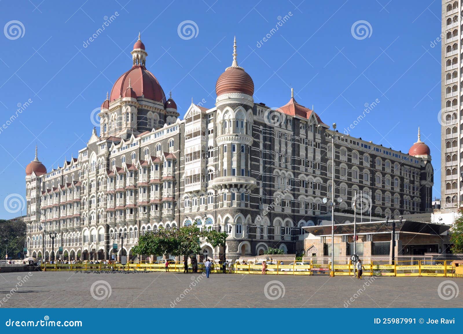Taj Mahal Palace Hotel editorial photo. Image of mumbai - 25987991