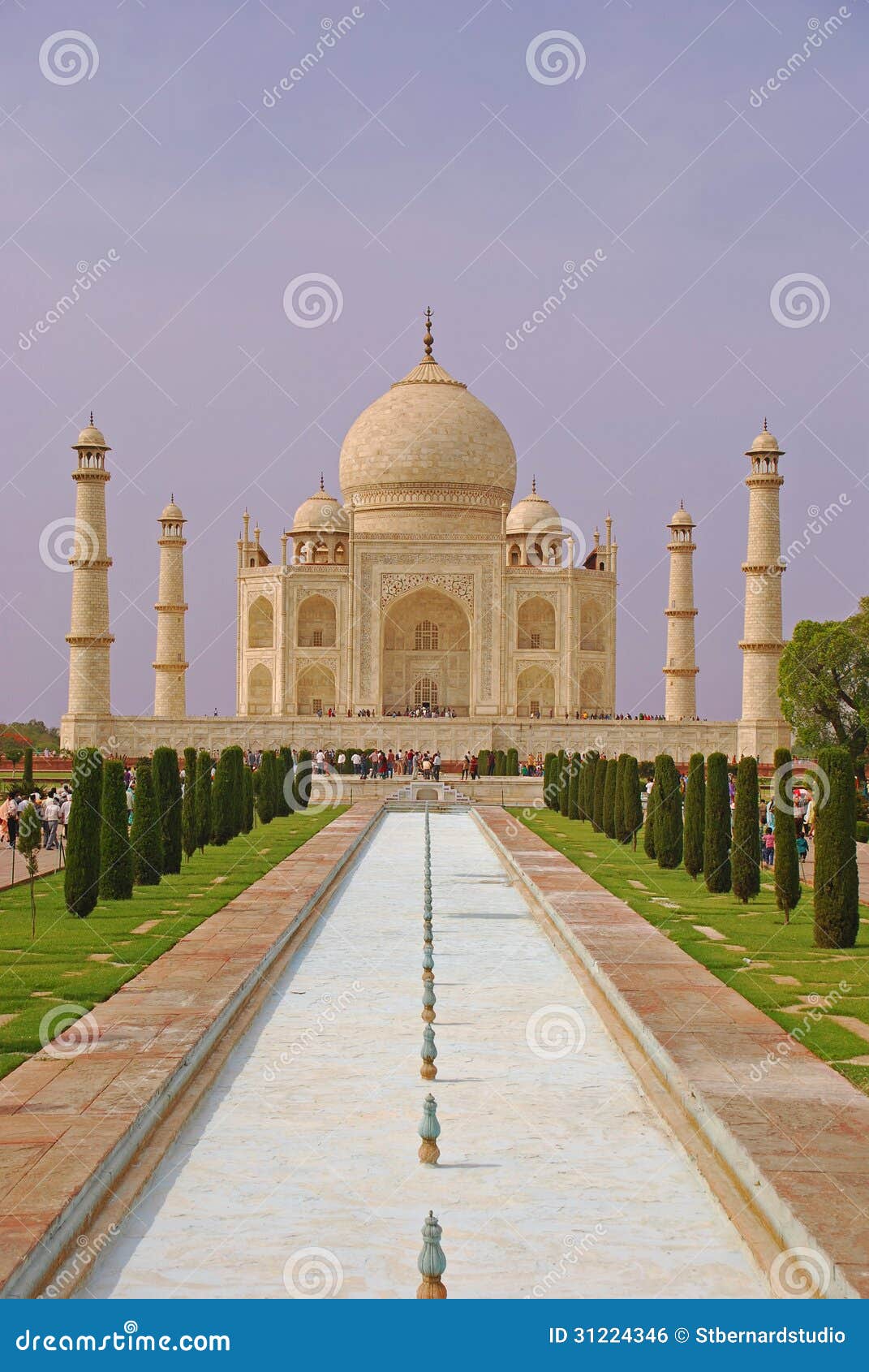 Taj Mahal with the Pool and Garden Editorial Photo - Image of islamic ...
