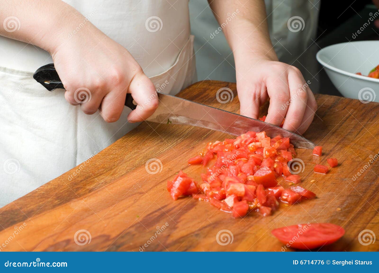 Tajar el tomate foto de archivo. Imagen de tajada, ensalada - 6714776