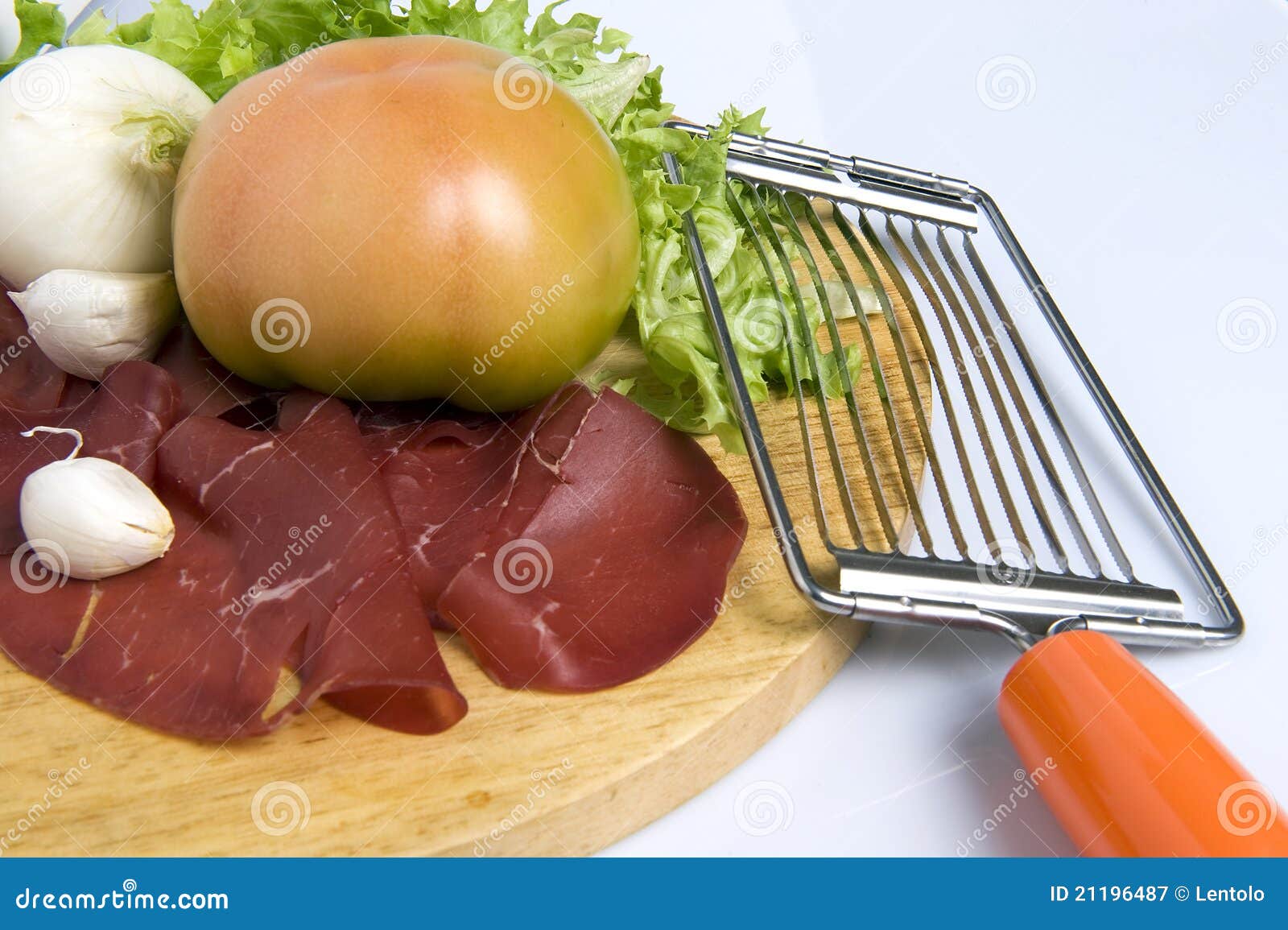 Tajar la madera en blanco imagen de archivo. Imagen de blanco - 21196487