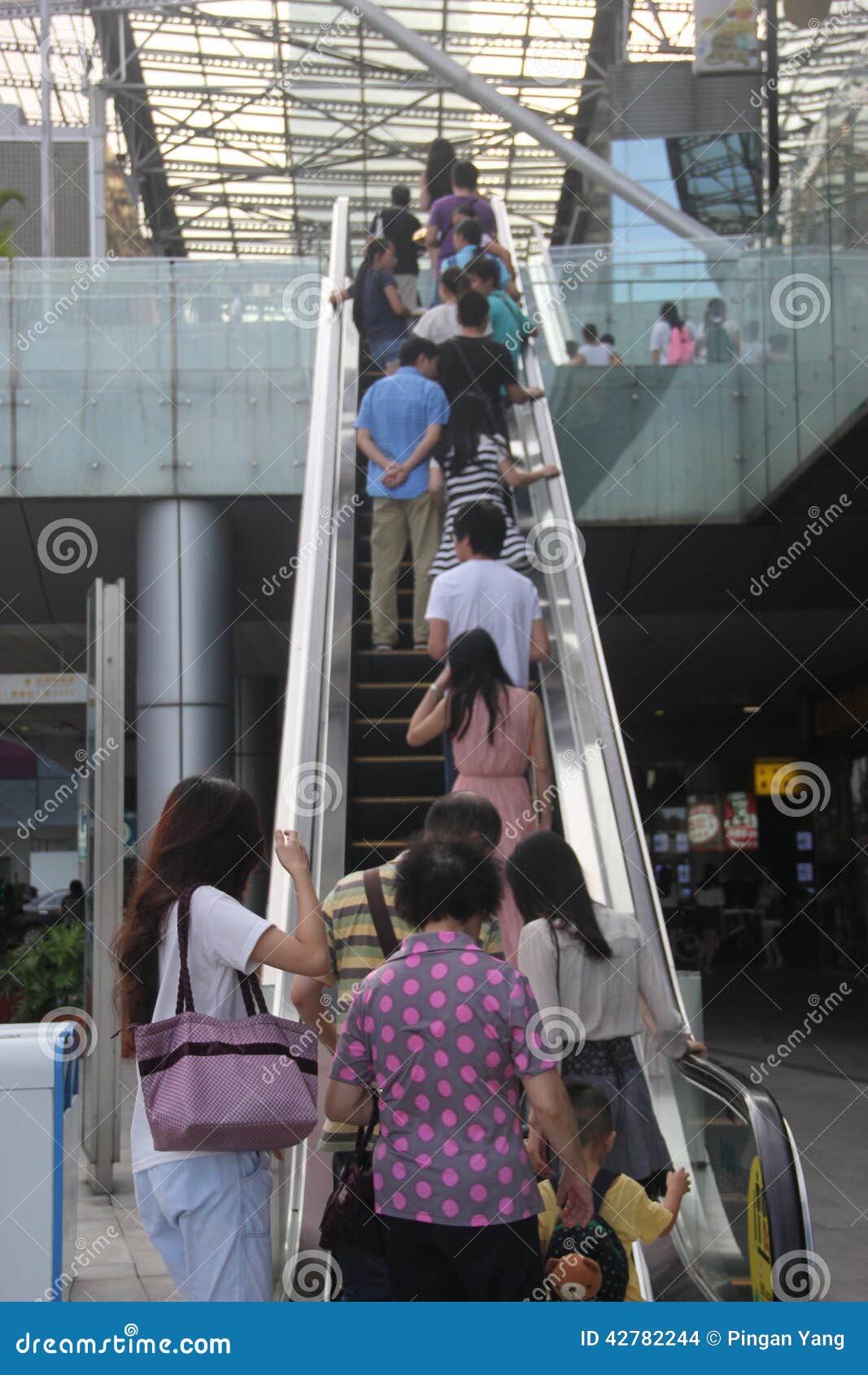 Take the Elevator Customers in SHENZHEN Editorial Stock Image - Image ...