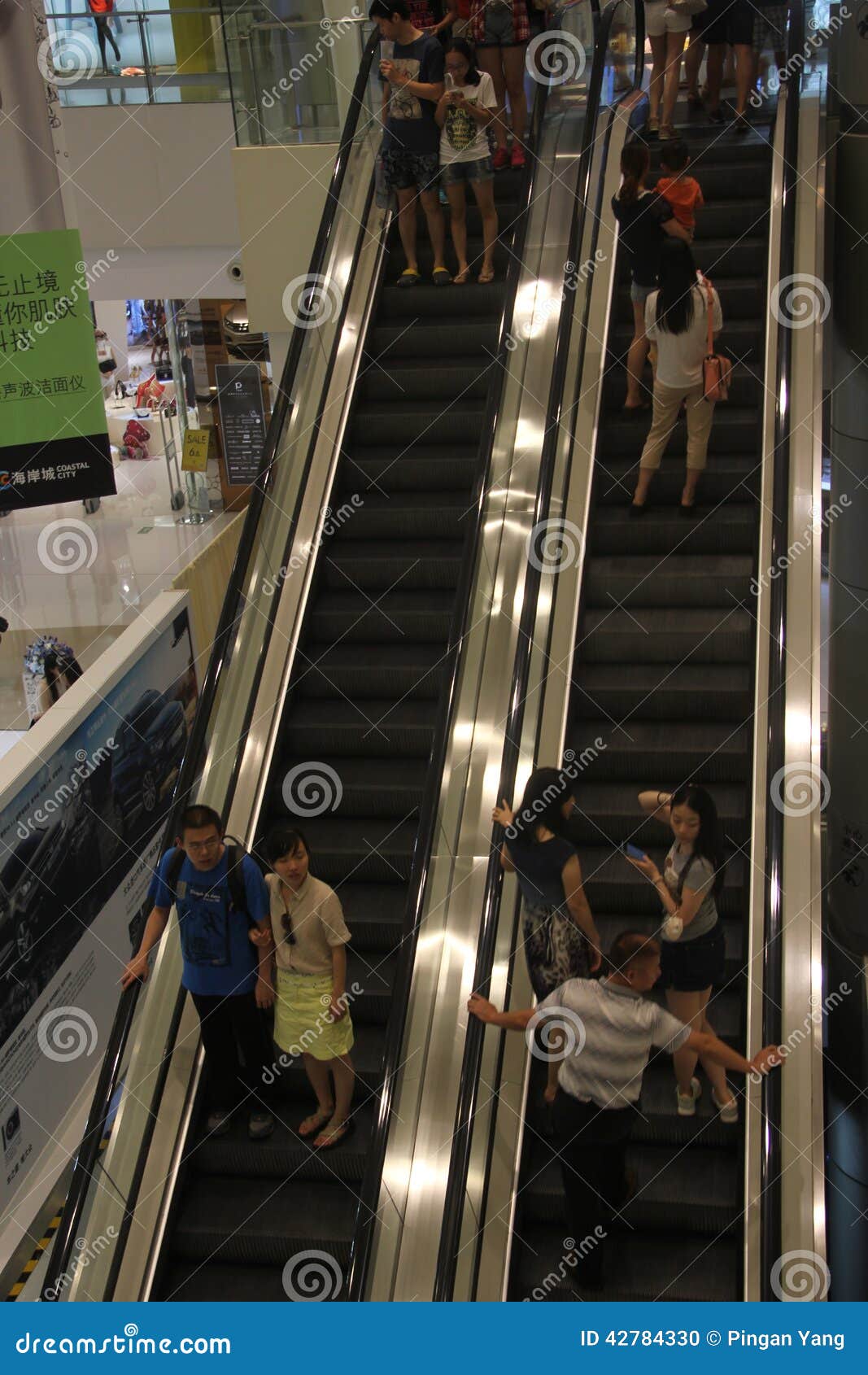 Take the Elevator Customers in SHENZHEN Editorial Image - Image of ...