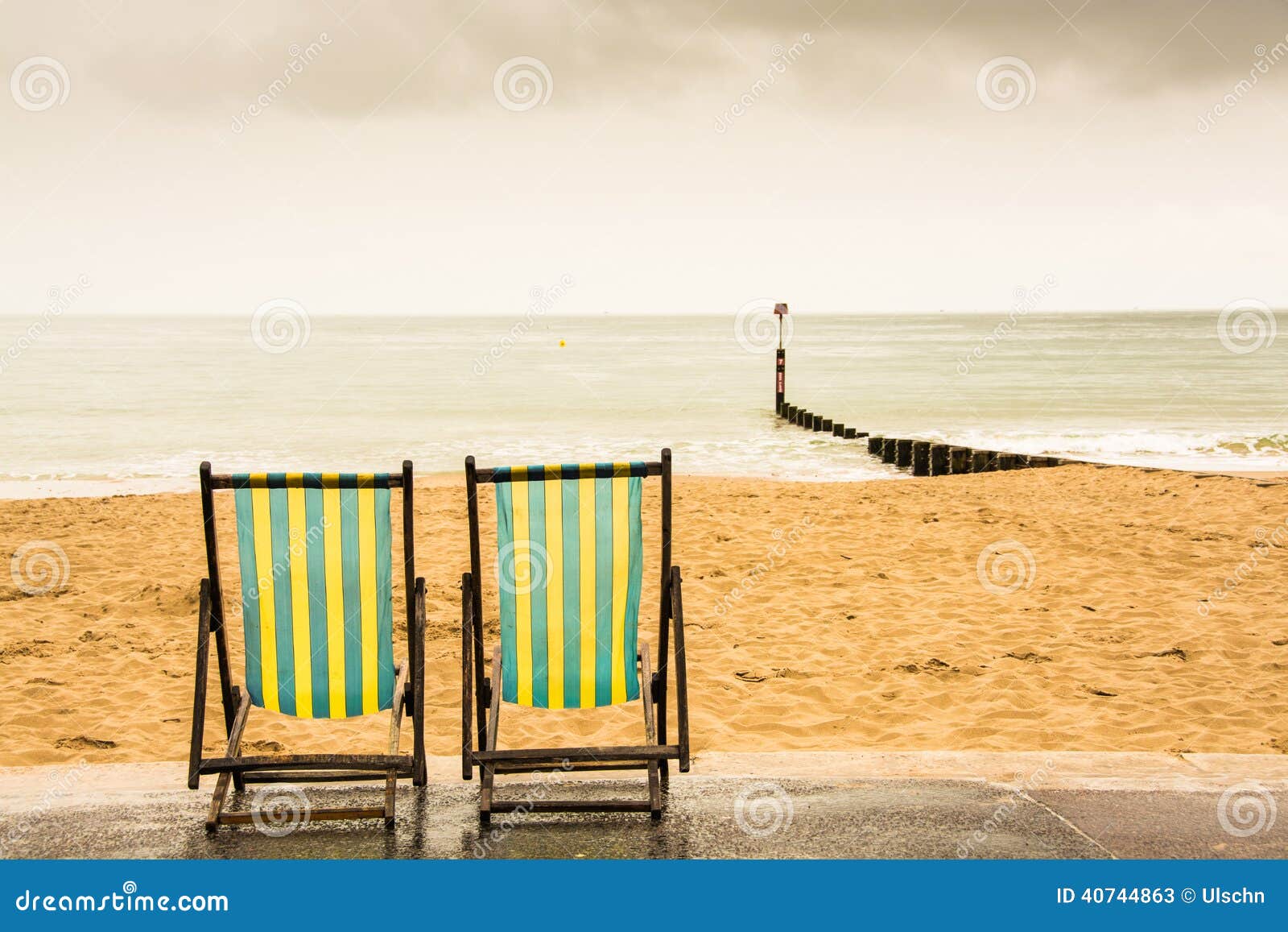 Take a rest at the sea stock image. Image of wolken, rest - 40744863
