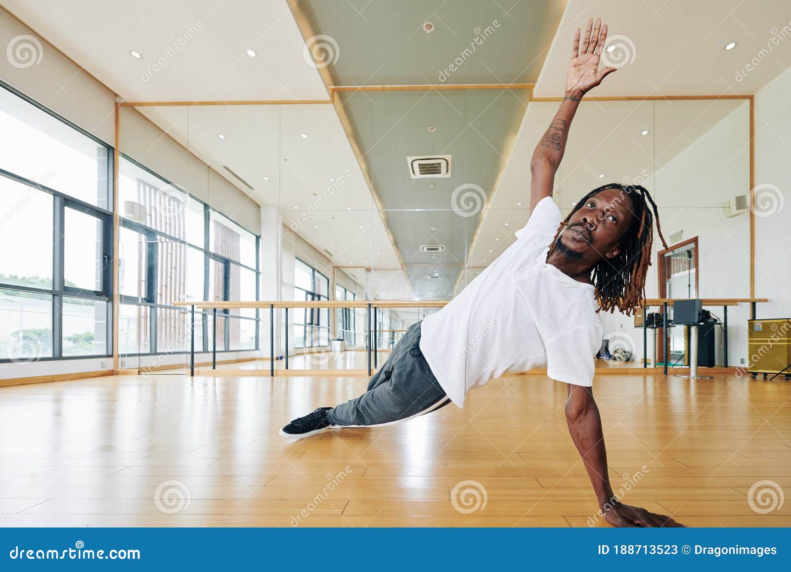 Dancer doing side plank stock image. Image of practicing - 188713523