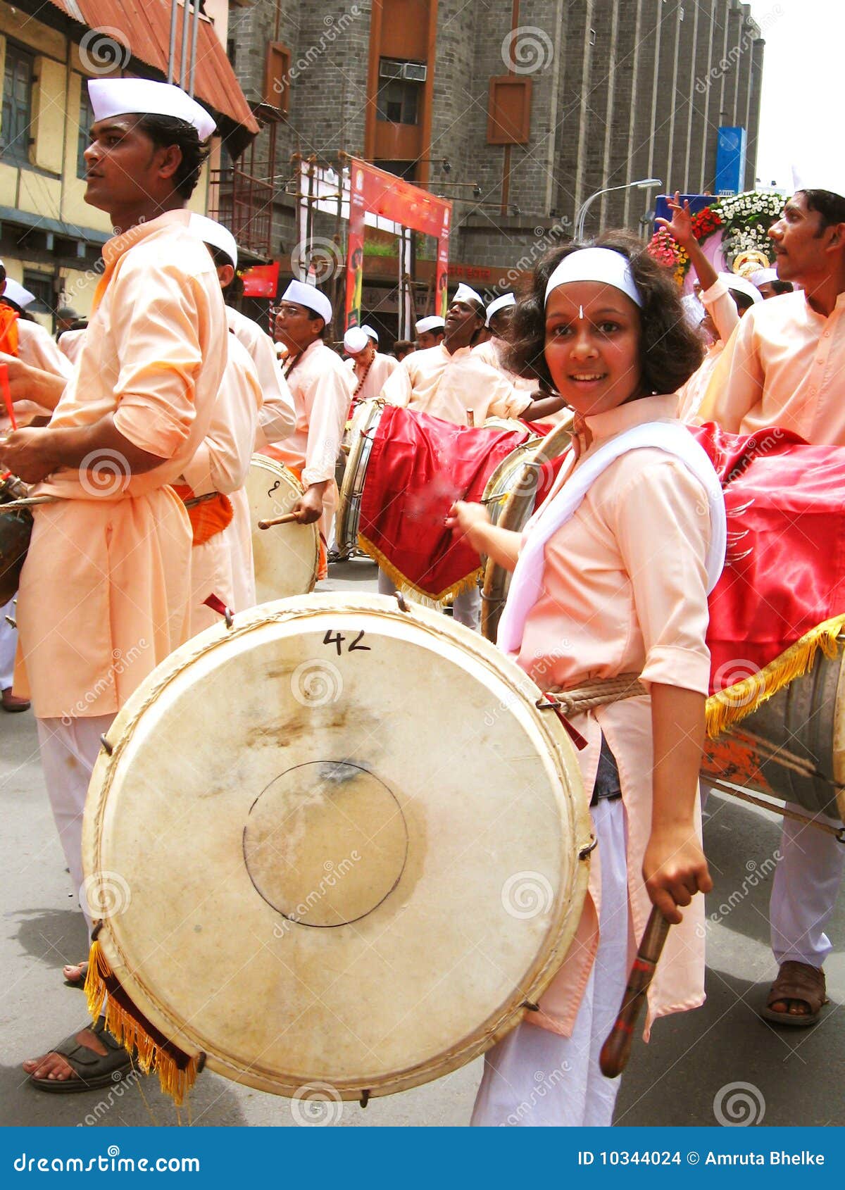 Talented Street Performers editorial stock image. Image of india - 10344024