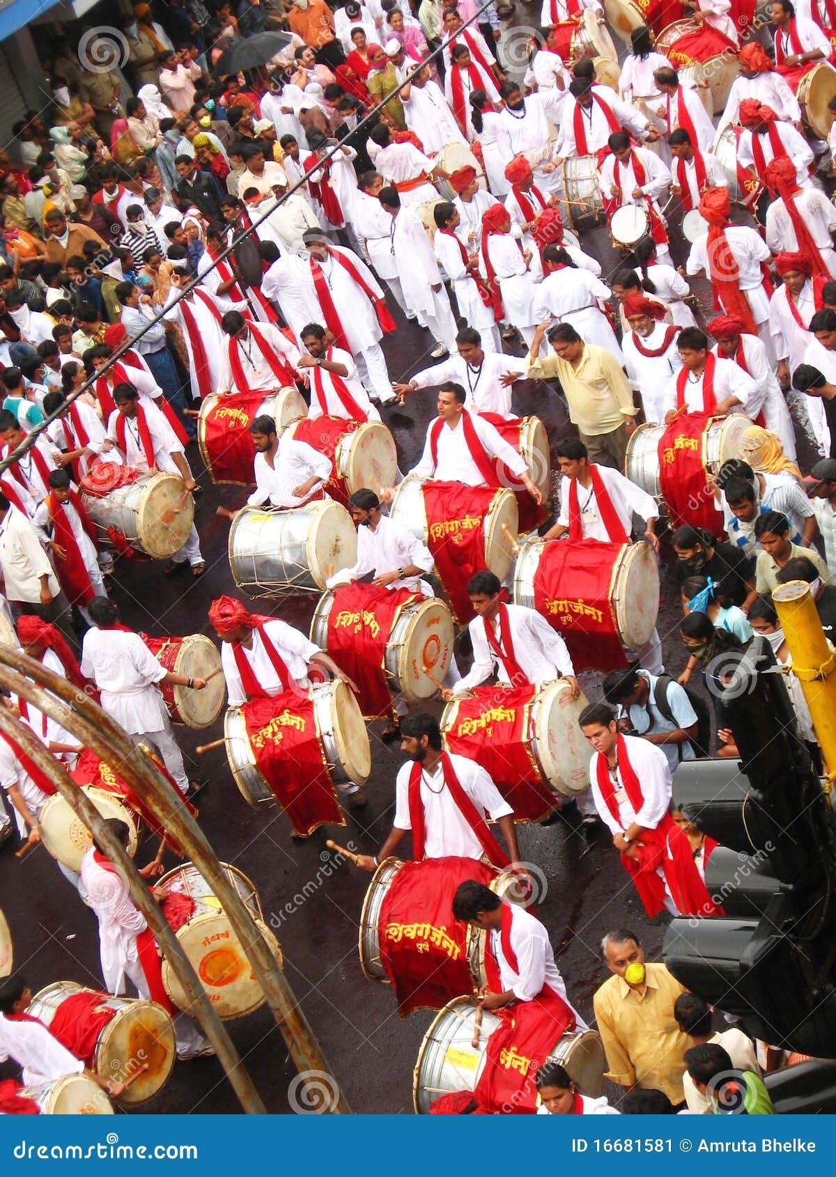 Talented Street Performers editorial photo. Image of lots - 16681581