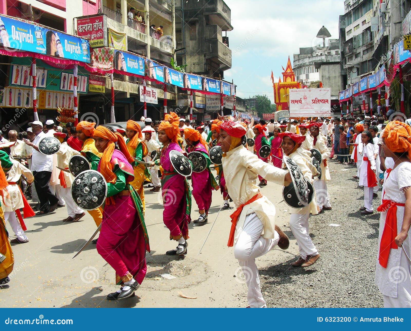 Talented Street Performers editorial image. Image of performing - 6323200