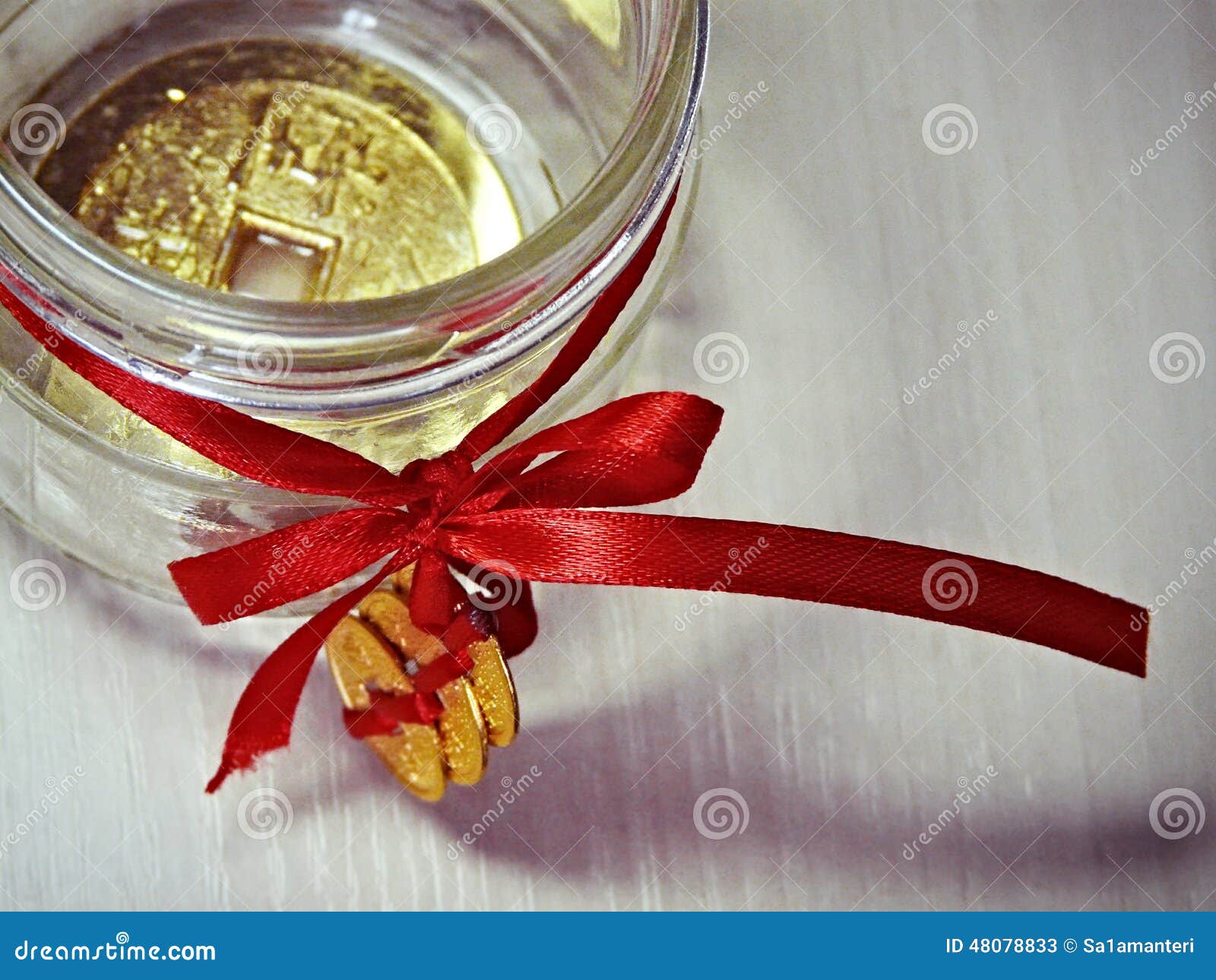 Talisman D'argent De Feng Shui Image stock - Image du heureux, rouge ...