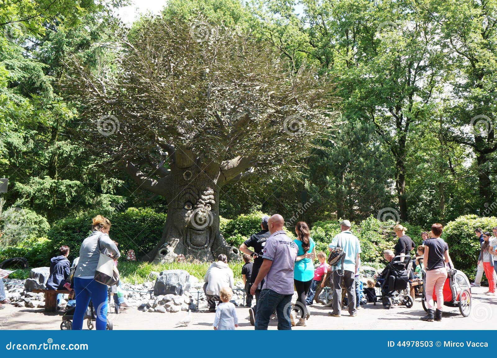 Talking tree editorial stock photo. Image of park, efteling - 44978503