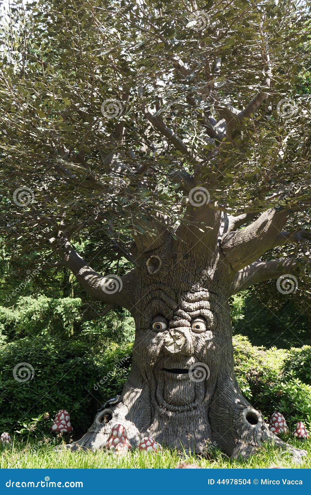 Talking tree editorial stock image. Image of sculpture - 44978504