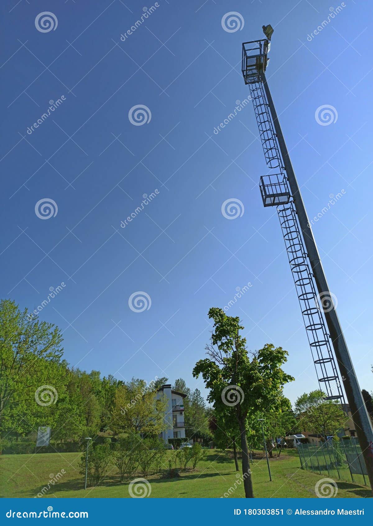 The Tall High Structure, Green Park Stock Image - Image of high, tall ...