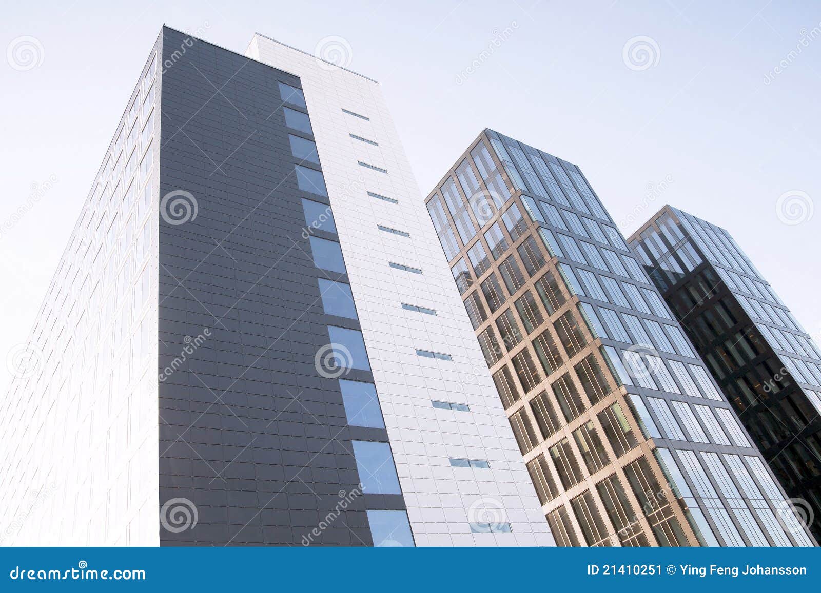 Tall Office Building Is A Beautiful Example Of Urban Modern ...