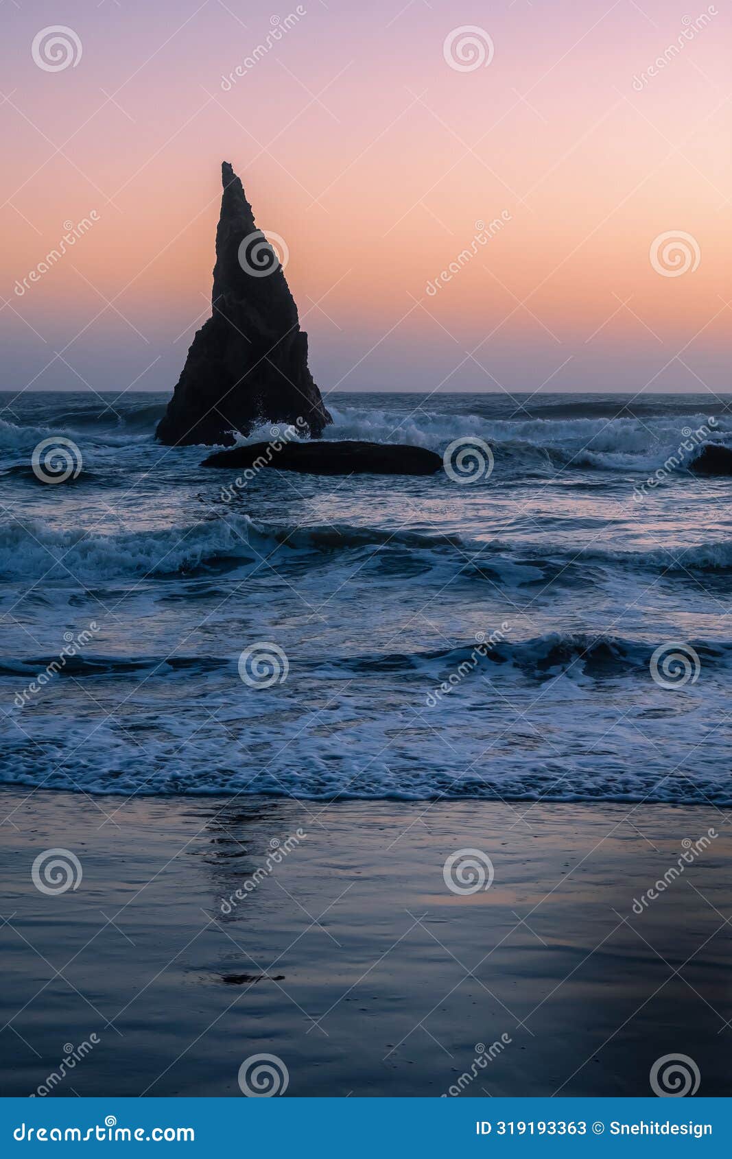 Tall Sea Stack at Bandon Beach in Oregon Pacific Coast Stock Image ...