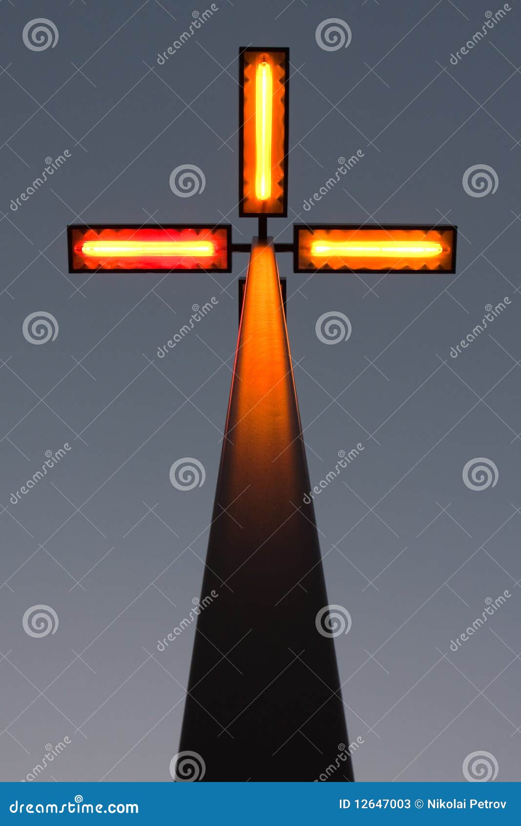 Tall Vertical Light Post in the Dusk (Dark) Stock Image - Image of ...