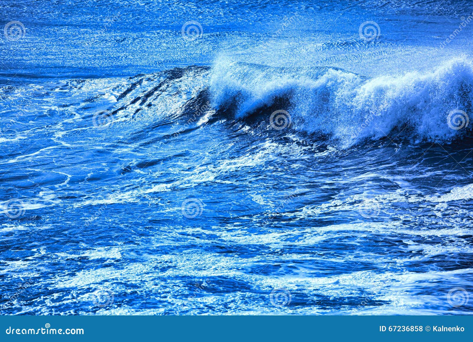 Tall Waves Stock Photo | CartoonDealer.com #43809864