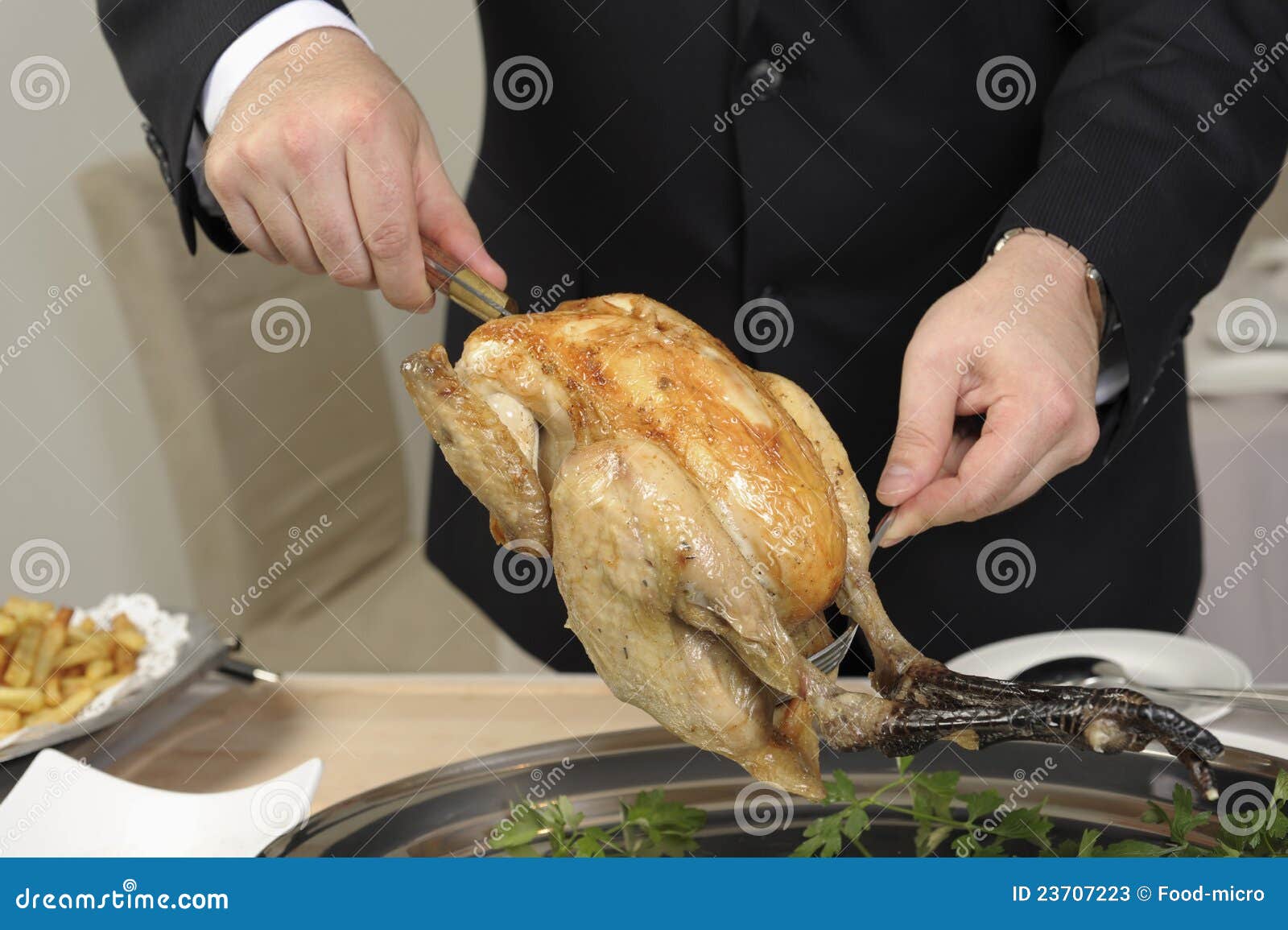 Talla De Un Pollo De Carne Asada Imagen de archivo - Imagen de corte ...