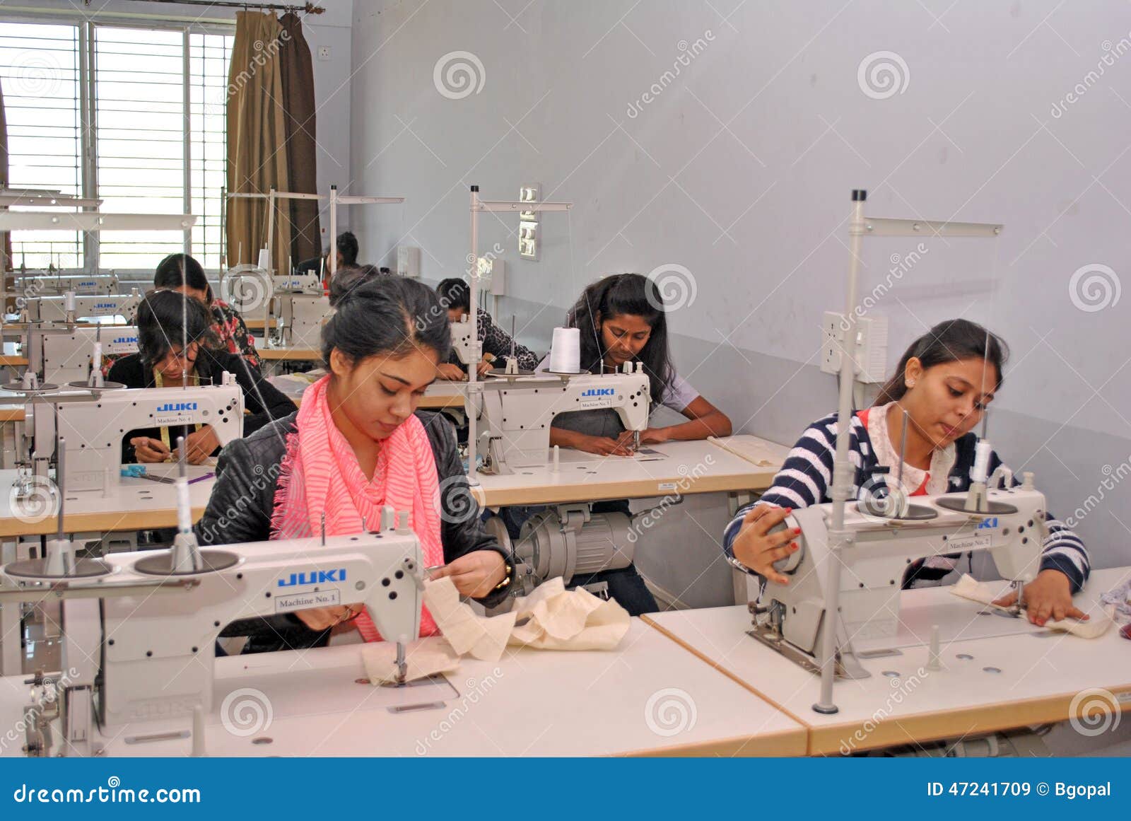 Taller De La Fabricación De La Ropa Imagen de archivo editorial ...