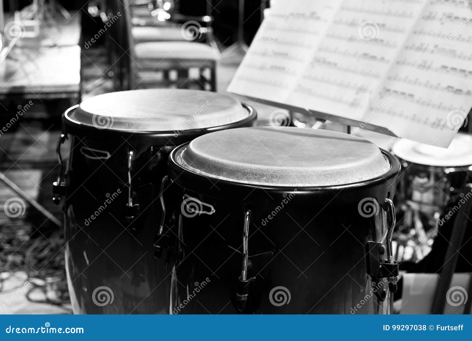 Tambor de bongo foto de archivo. Imagen de tambores, bongo - 99297038