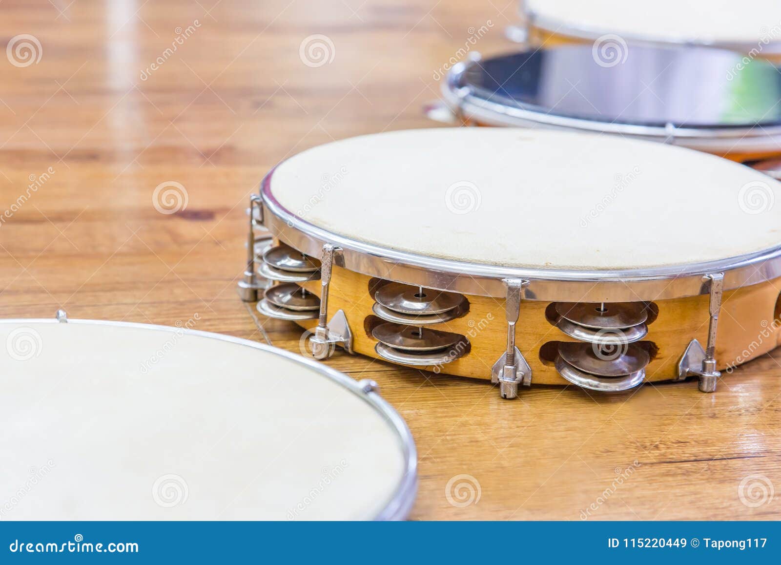 Tambour De Basque Ou Pandeiro Image stock - Image du exécutez, bruit ...