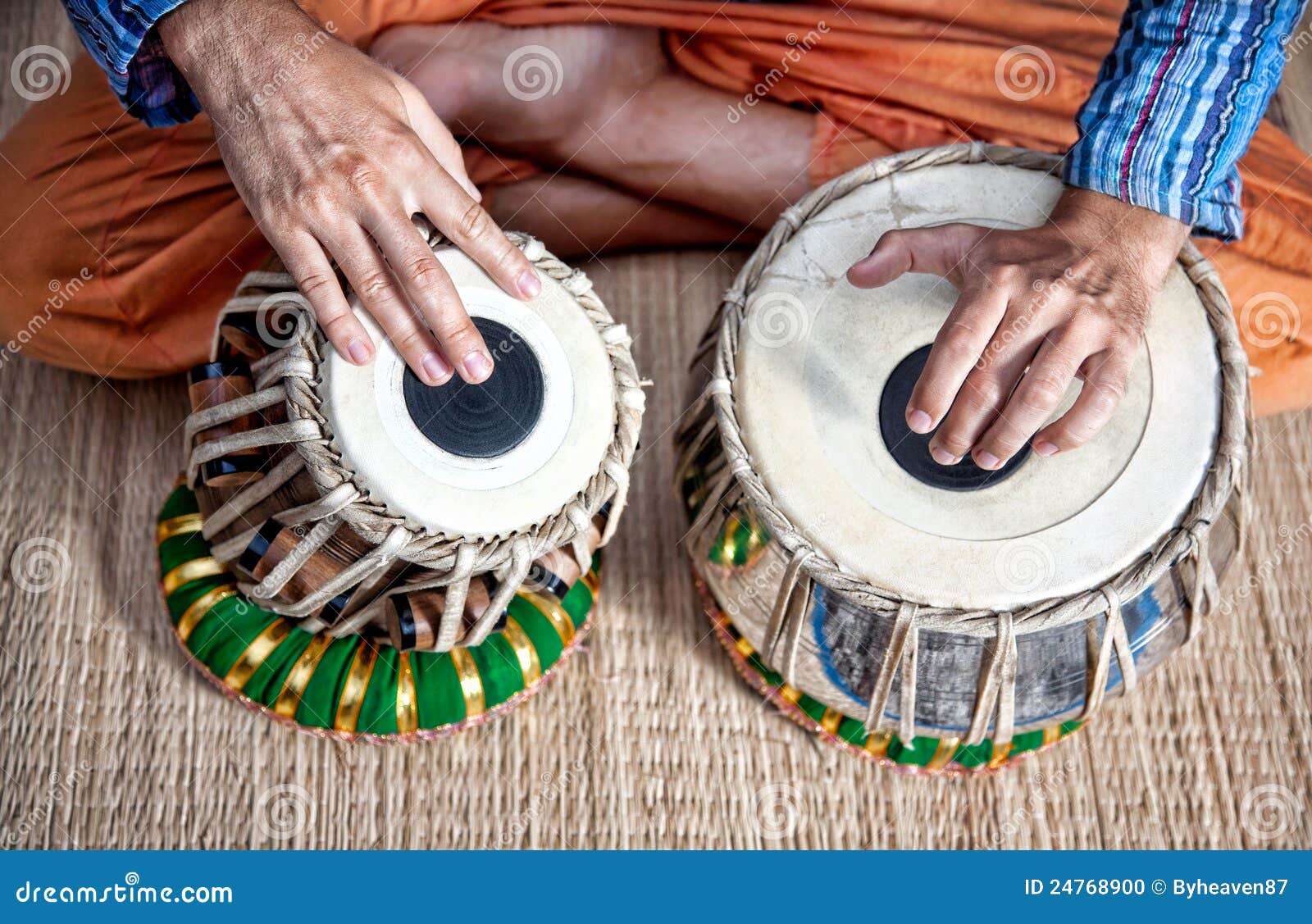 Tamburi di Tabla fotografia stock. Immagine di arte, verde - 24768900