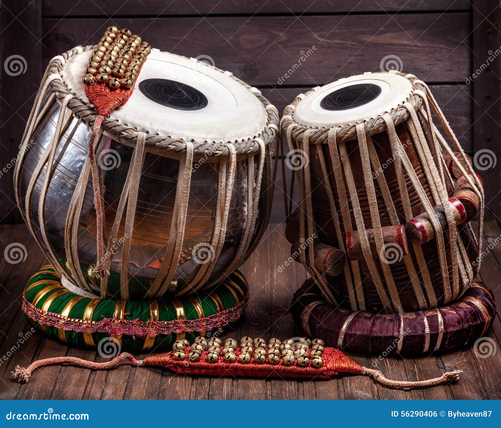 Tamburi E Campane Di Tabla Per Ballare Fotografia Stock - Immagine di ...
