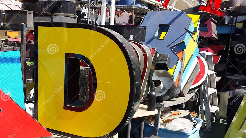 Tan muchas letras foto de archivo. Imagen de alfabeto - 73891494