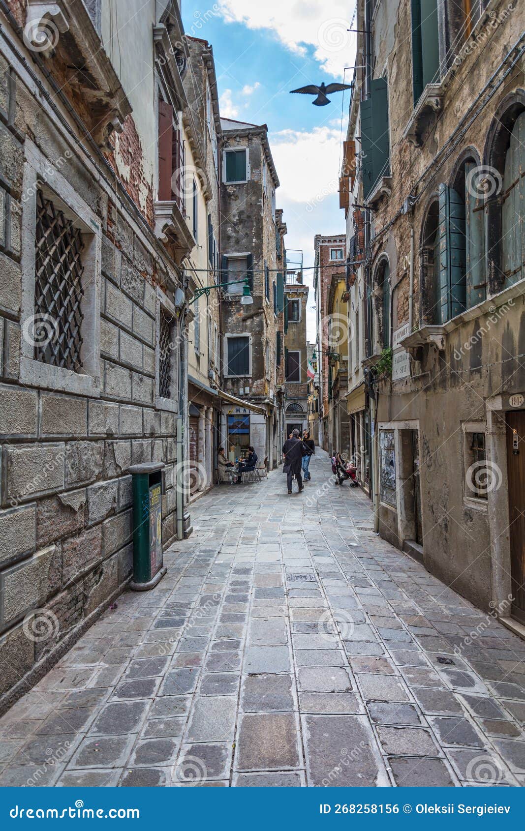 Tangled Hiking Trails in Venice Editorial Photo - Image of medieval ...