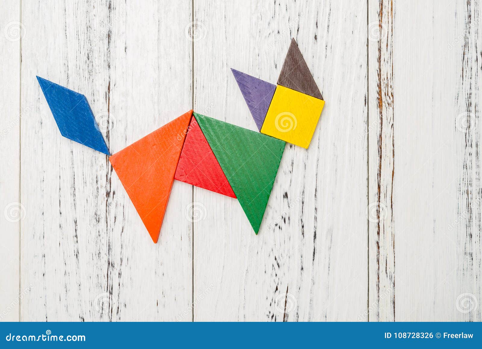 Tangram De Madeira Em Uma Forma Da Raposa Foto de Stock - Imagem de ...