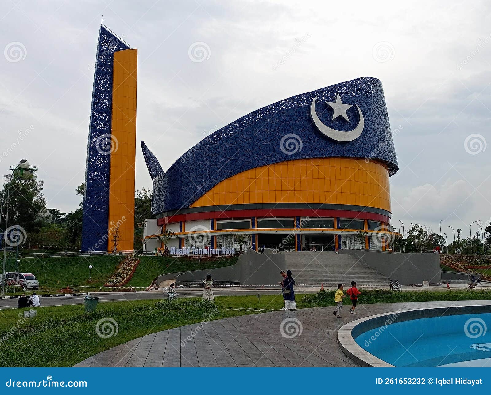 Tanjak Mosque Batam editorial photography. Image of monument - 261653232