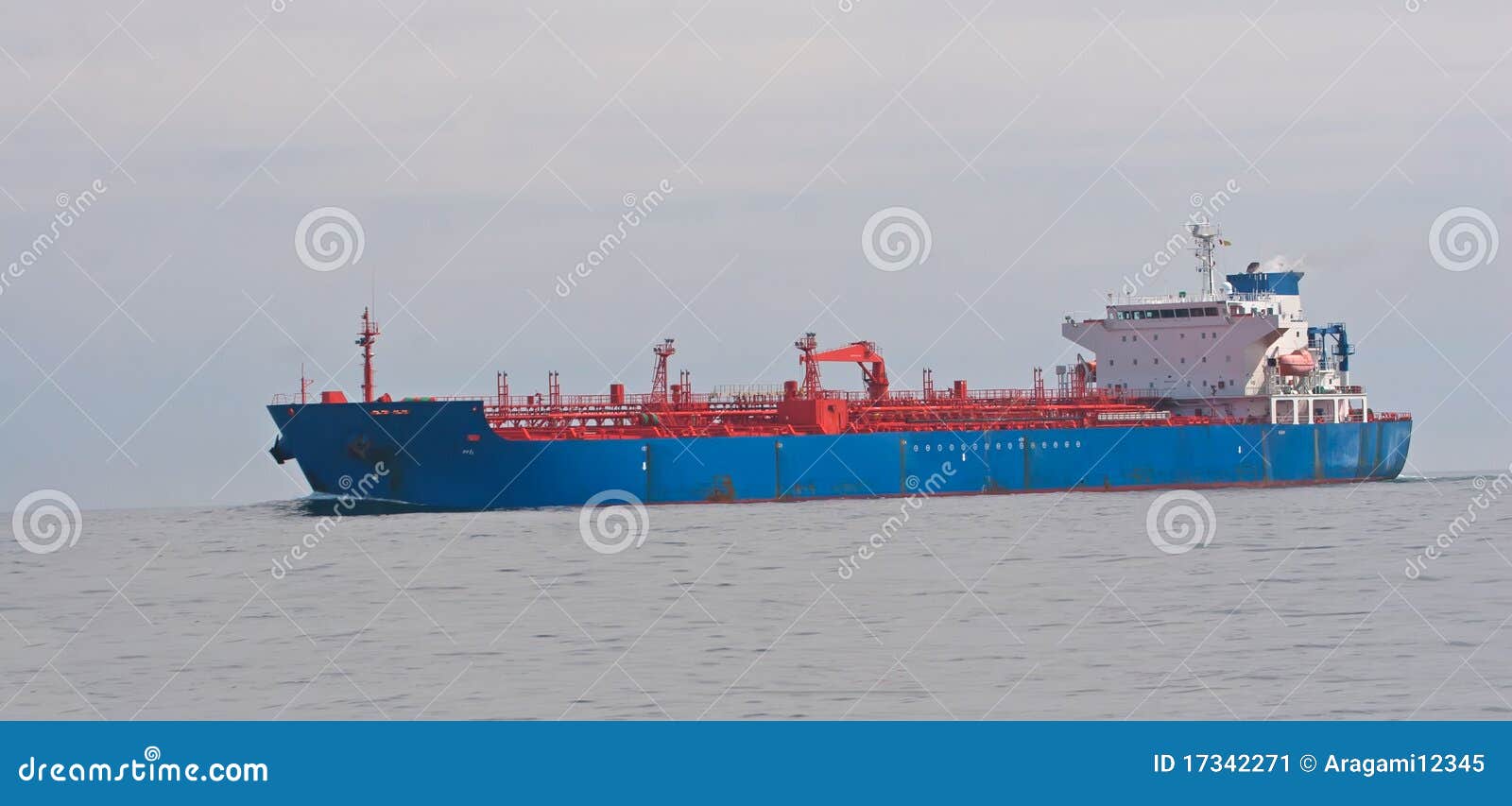 Tanker sailing in the sea stock image. Image of ocean - 17342271