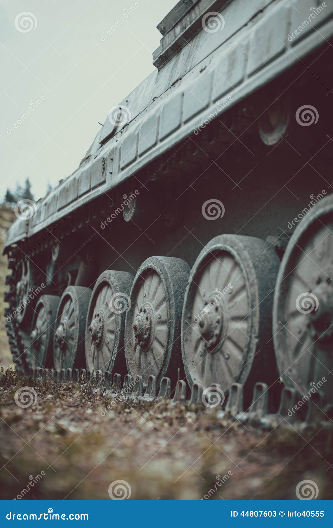 Tanks transmission stock image. Image of heavy, mode - 44807603