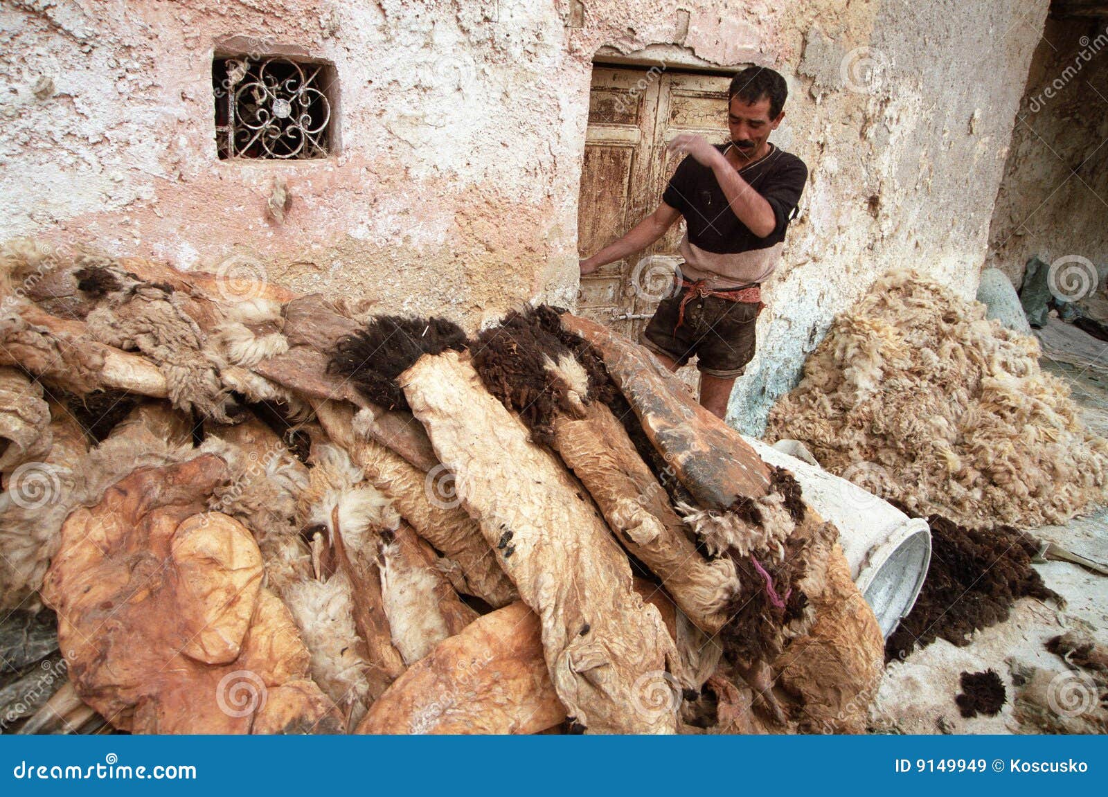 Tannery worker editorial stock image. Image of craftsmanship - 9149949
