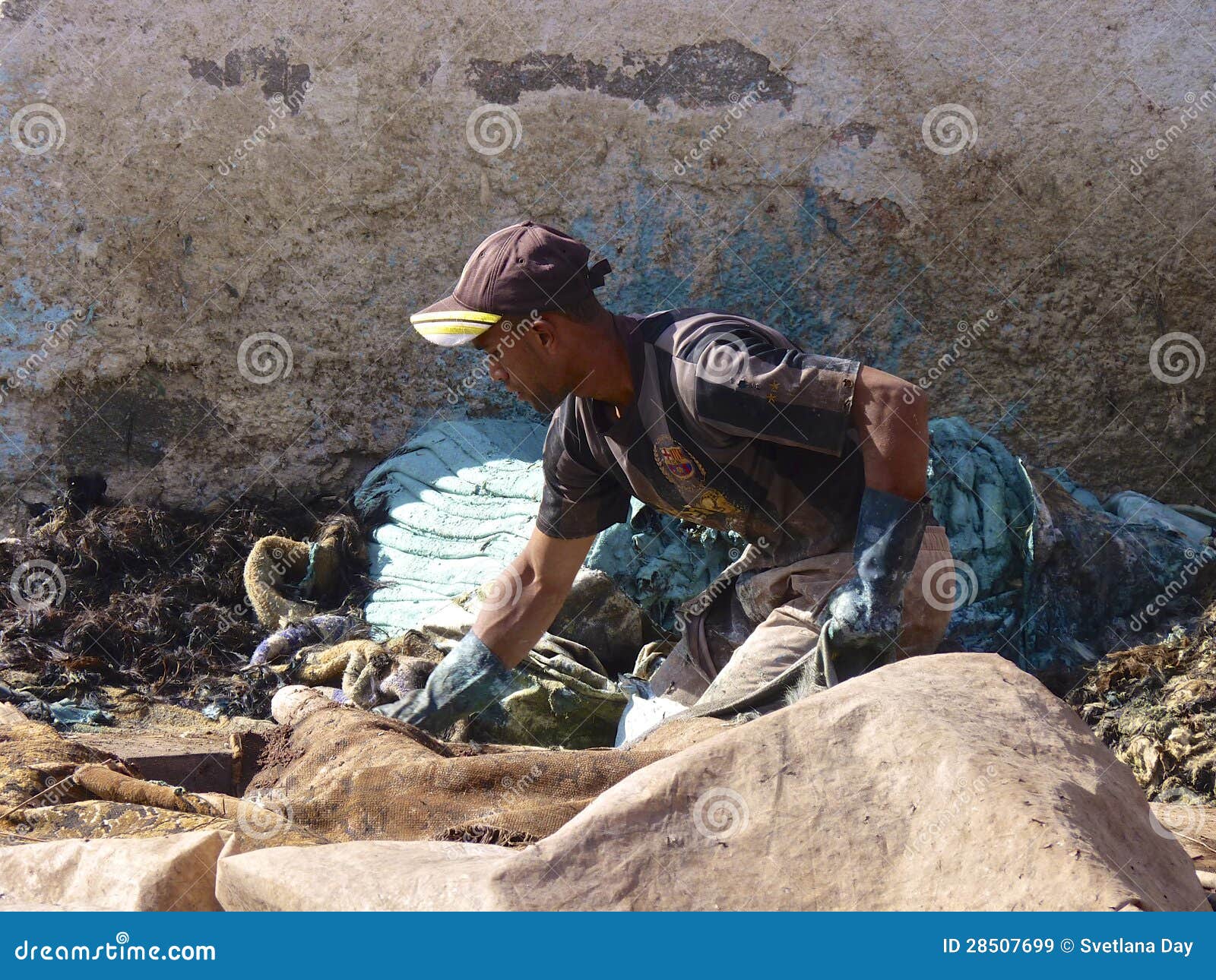 Tannery Worker in Marrakech Morocco Editorial Stock Image - Image of ...